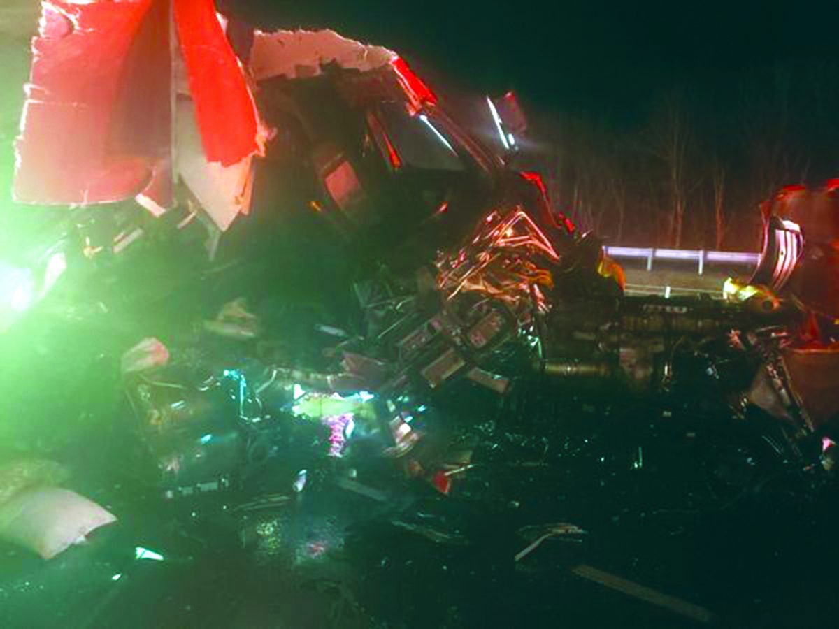 Emergency workers respond to wrecks – Carthage Courier